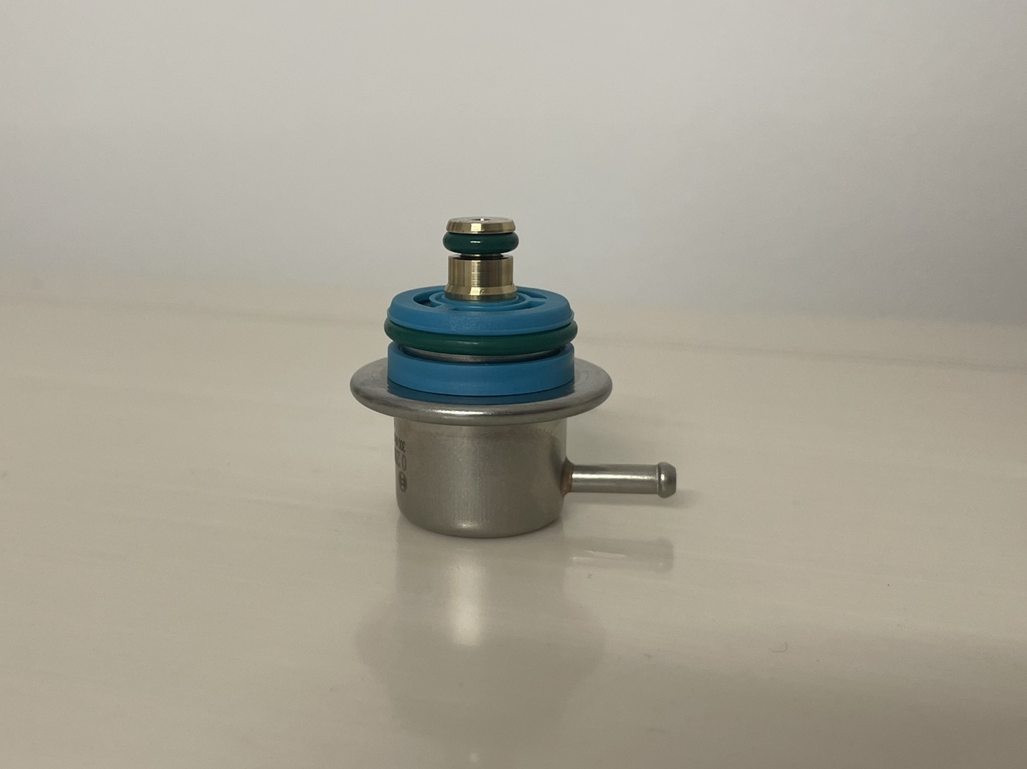 Bosch 3 bar fuel pressure regulator - Elbe Engineering